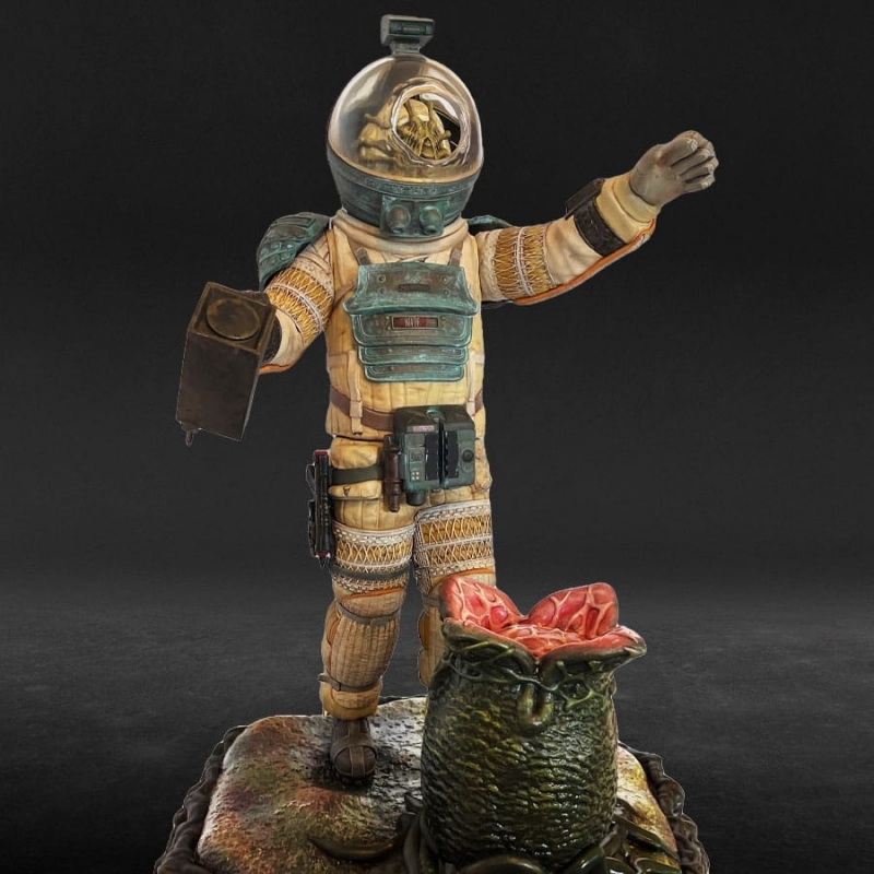 Officer Kane Hollywood Collectibles : statue Alien