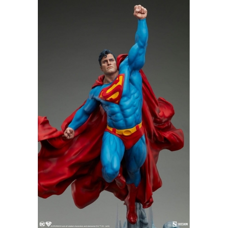 Superman Premium Format by Sideshow Collectibles : DC Comics statue