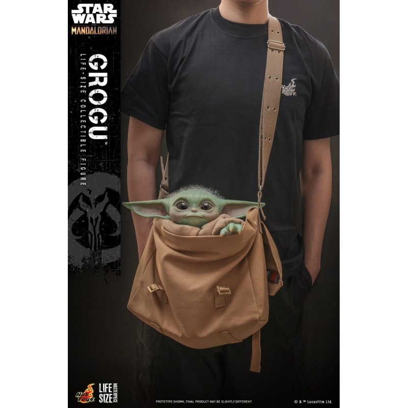 Grogu : Life-Size figure by Hot Toys from Star Wars The Mandalorian