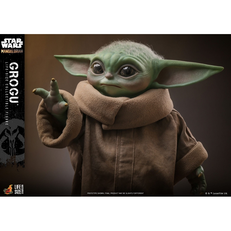 Grogu : Life-Size figure by Hot Toys from Star Wars The Mandalorian