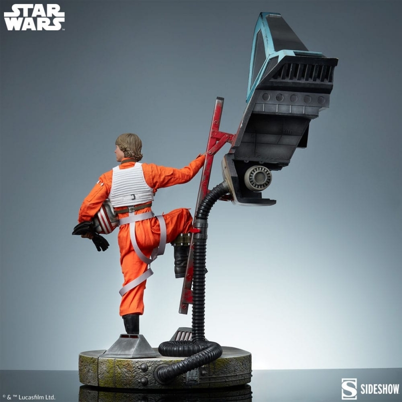 Luke Skywalker (X-Wing: Red Five Standing By) Premium Format