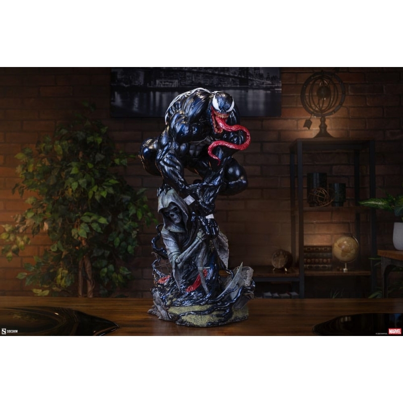 Venom Premium Format statue by Sideshow Collectibles