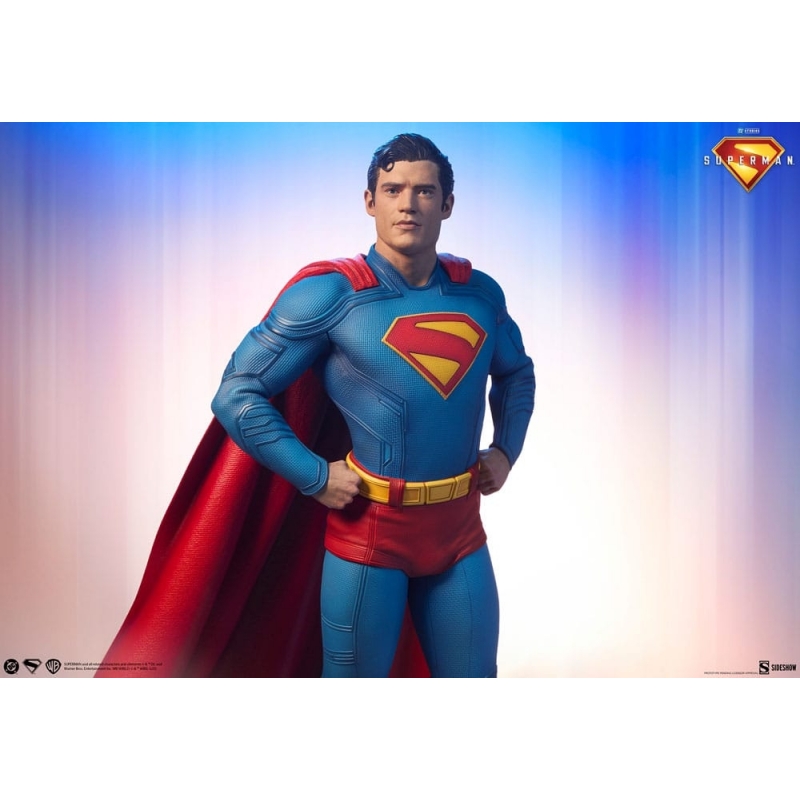 Superman 2025 Premium Format statue by Sideshow Collectibles