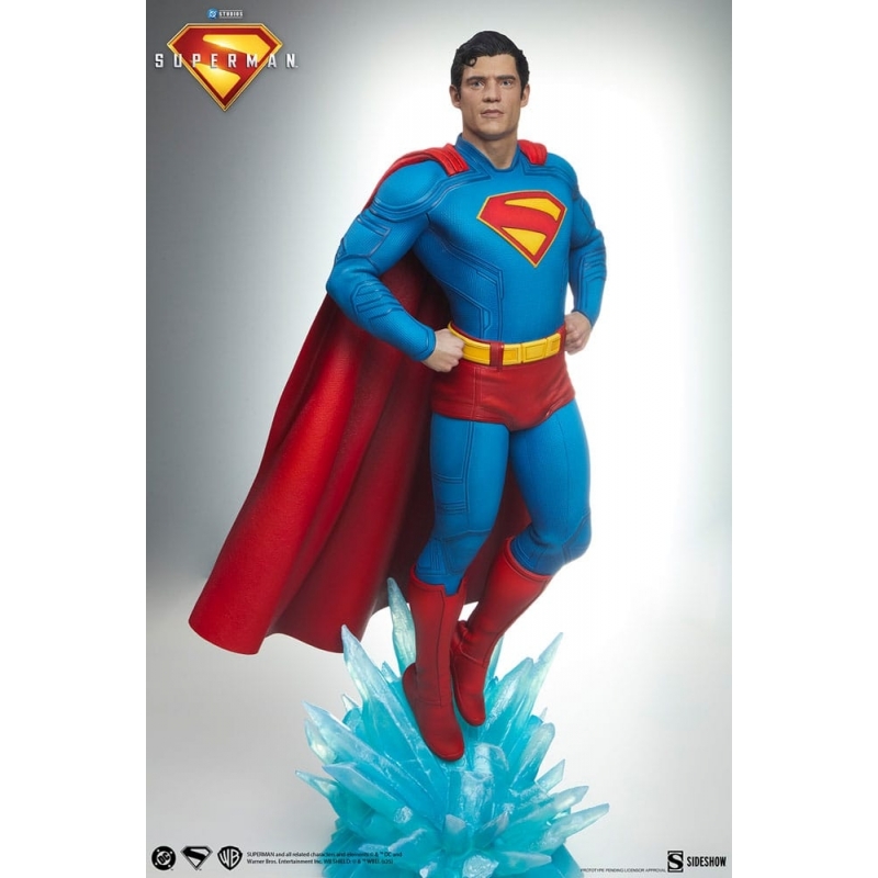 Superman 2025 Premium Format statue by Sideshow Collectibles