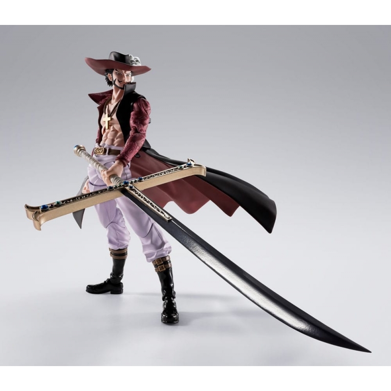 Dracule Mihawk (Hawkeye) SH Figuarts action figure by Bandai