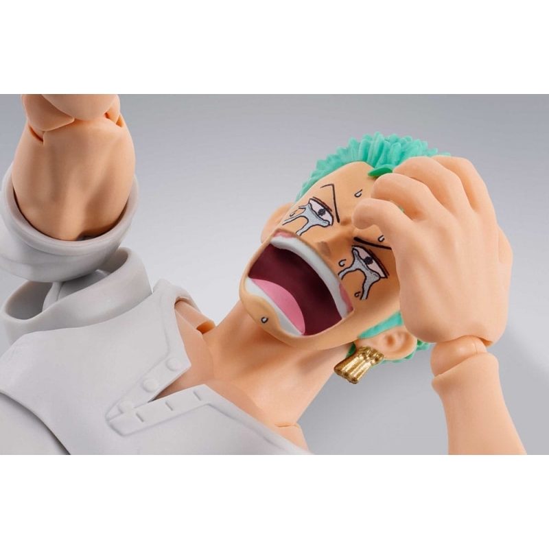 Dracule Mihawk (Hawkeye) SH Figuarts action figure by Bandai