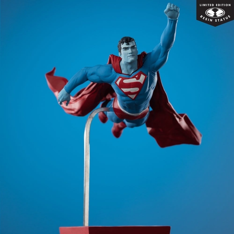 Statue Superman (by Lee Bermejo) Red & Blue de McFarlane