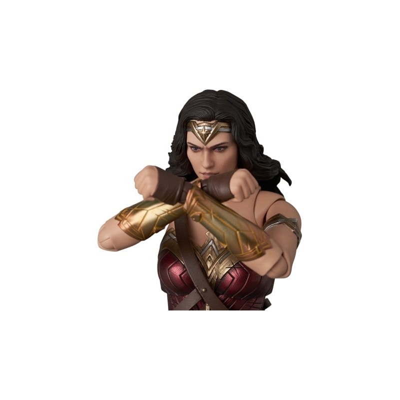 Wonder Woman MAFEX action figure by Medicom - Justice League