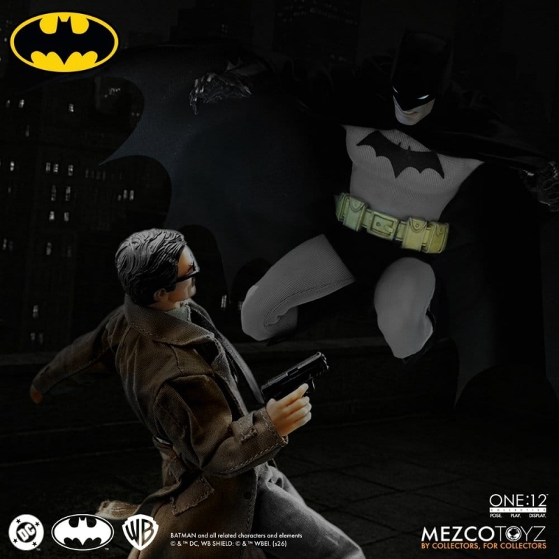 Batman One:12 action figure by Mezco - Batman : Year One