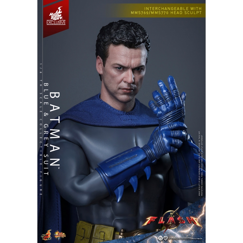 Figurine Batman (Blue and Grey Suit) Hot Toys - The Flash